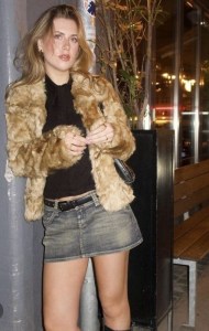 O que é Messy Girl? O Estilo Despojado que Virou Tendência - Crescendo ...