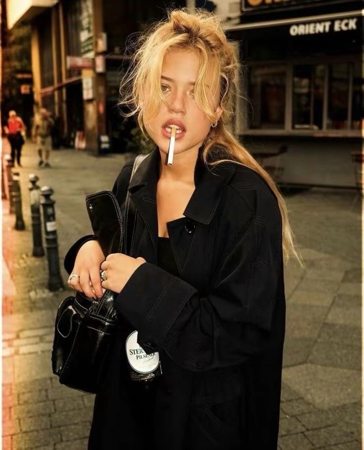 O que é Messy Girl? O Estilo Despojado que Virou Tendência - Crescendo ...